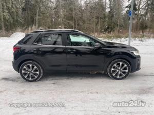 Black Kia Stonic 2020 in Tallinn, with an engine capacity of 1.00 L and mileage of 89 thousand km for 14200 €, photo 10 on AUTOMOTO.COM.LV