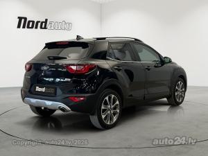 Black Kia Stonic 2020 in Tallinn, with an engine capacity of 1.00 L and mileage of 93 thousand km for 14490 €, photo 5 on AUTOMOTO.COM.LV