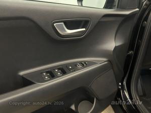 Black Kia Stonic 2020 in Tallinn, with an engine capacity of 1.00 L and mileage of 93 thousand km for 14490 €, photo 10 on AUTOMOTO.COM.LV