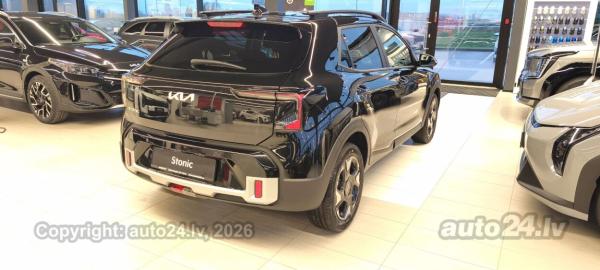 Melns Kia Stonic 2026 Tartu, ar dzinēja tilpumu 1.00 L un nobraukumu 3 tūkst. km par 23990 €, foto 4 vietnē AUTOMOTO.COM.LV
