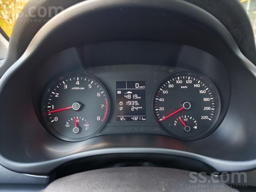 Blue Kia Stonic 2022 in Riga, with an engine capacity of 1.20 L and mileage of 43 thousand km for 13500 €, photo 9 on AUTOMOTO.COM.LV