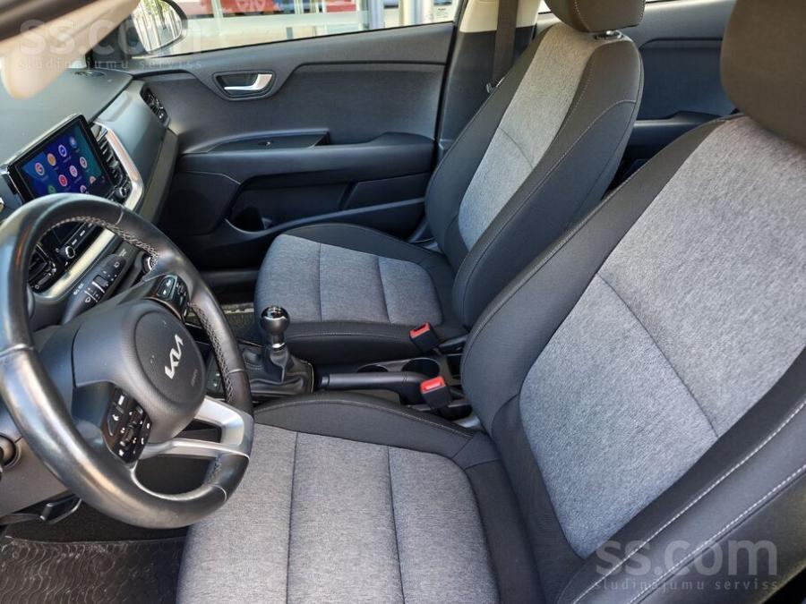 Blue Kia Stonic 2022 in Riga, with an engine capacity of 1.20 L and mileage of 43 thousand km for 13500 €, photo 19 on AUTOMOTO.COM.LV