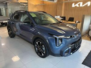 Blue Kia Stonic 2026 in Kaunas, with an engine capacity of 1.00 L and mileage of 10 thousand km for 26541 €, photo  on AUTOMOTO.COM.LV