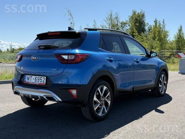 Zils Kia Stonic 2021 Liepāja, ar dzinēja tilpumu 1.00 L un nobraukumu 13 tūkst. km par 17500 €, foto 2 vietnē AUTOMOTO.COM.LV