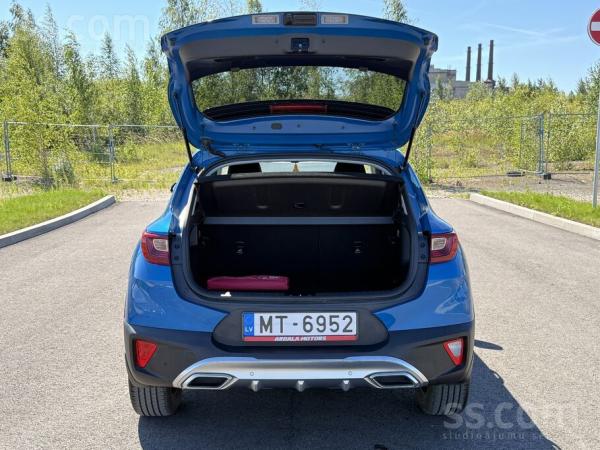 Zils Kia Stonic 2021 Liepāja, ar dzinēja tilpumu 1.00 L un nobraukumu 13 tūkst. km par 17500 €, foto 9 vietnē AUTOMOTO.COM.LV
