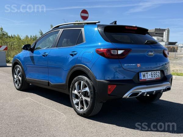 Синий Киа Stonic 2021 в Лиепая, объемом двигателя 1.00 л и пробегом 13 тыс. км за 17500 €, фото 4 на AUTOMOTO.COM.LV