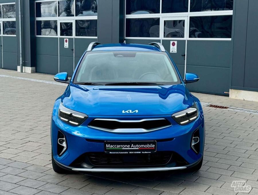 Blue Kia Stonic 2022 in Kaunas, with an engine capacity of 1.00 L and mileage of 26 thousand km for 21688 €, photo 2 on AUTOMOTO.COM.LV