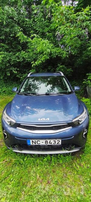 Blue Kia Stonic 2022 in Riga, with an engine capacity of 1.20 L and mileage of 43 thousand km for 13000 €, photo  on AUTOMOTO.COM.LV