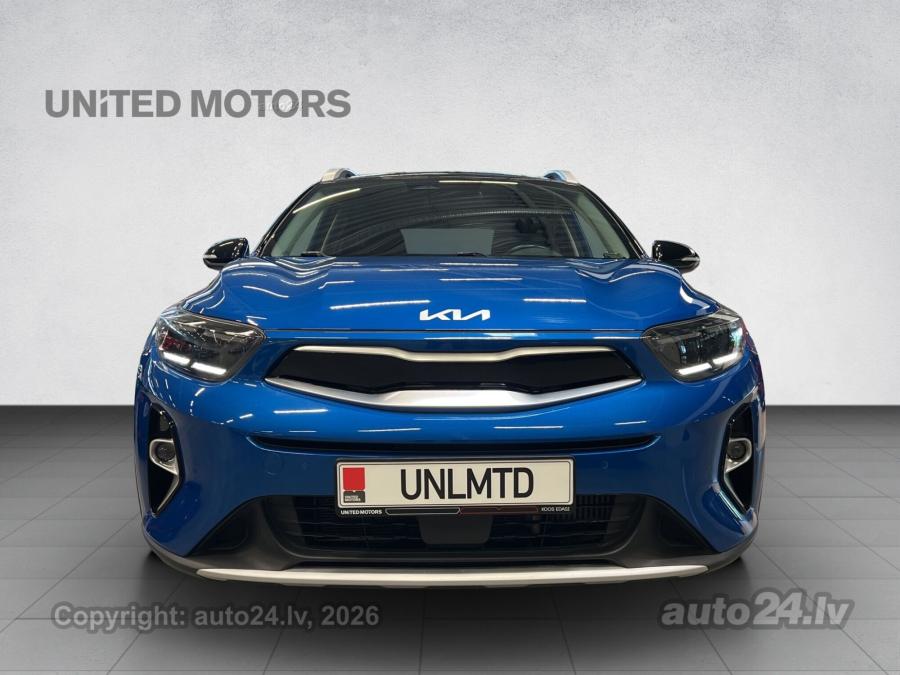 Blue Kia Stonic 2023 in Tallinn, with an engine capacity of 1.00 L and mileage of 77 thousand km for 15500 €, photo 3 on AUTOMOTO.COM.LV