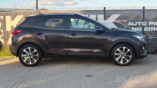 Brown Kia Stonic 2019 in Liepaja, with an engine capacity of 1.00 L and mileage of 72 thousand km for 12850 €, photo 4 on AUTOMOTO.COM.LV