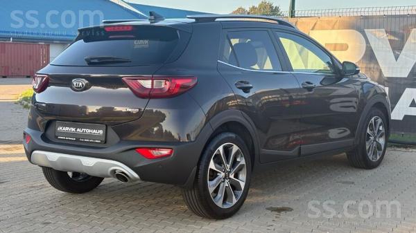 Brown Kia Stonic 2019 in Liepaja, with an engine capacity of 1.00 L and mileage of 72 thousand km for 12850 €, photo 5 on AUTOMOTO.COM.LV