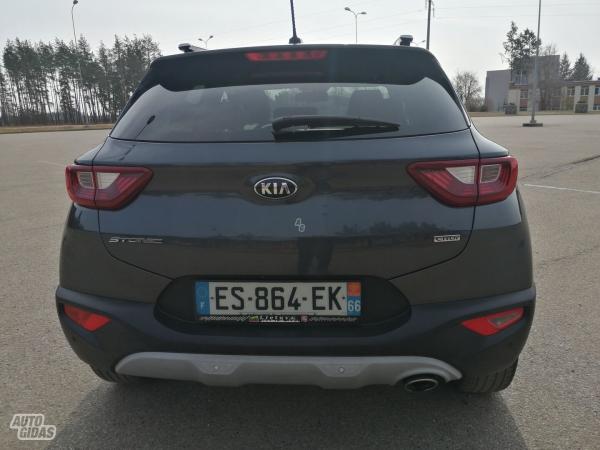 Kia Stonic 2017 in Utena, with an engine capacity of 1.60 L and mileage of 235 thousand km for 8700 €, photo 6 on AUTOMOTO.COM.LV