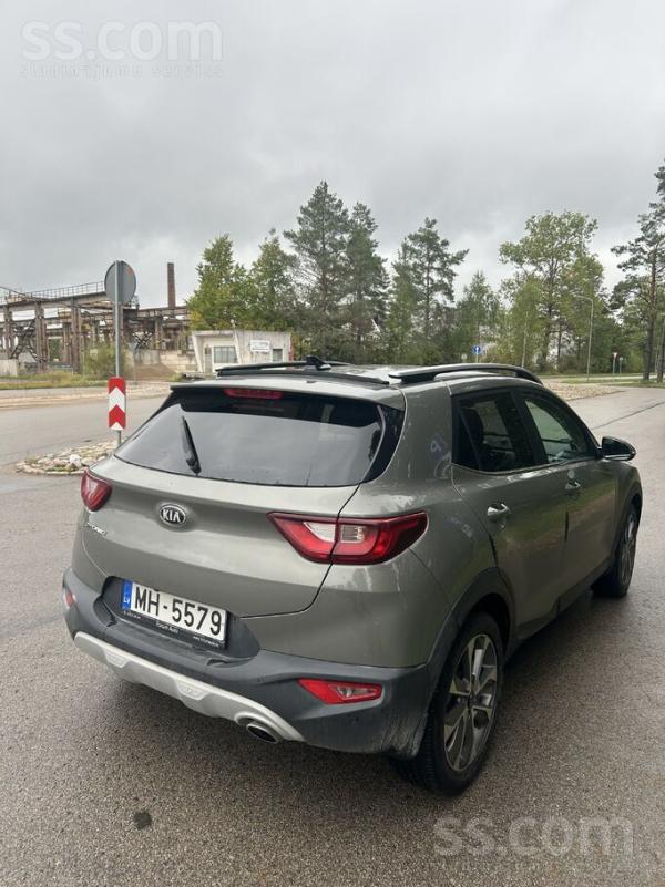 Zaļš Kia Stonic 2019 Rīga, ar dzinēja tilpumu 1.40 L un nobraukumu 60 tūkst. km par 13000 €, foto 4 vietnē AUTOMOTO.COM.LV