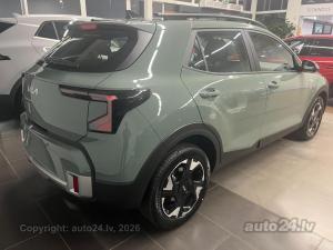 Zaļš Kia Stonic 2026 Kuresāre, ar dzinēja tilpumu 1.00 L un nobraukumu 5 tūkst. km par 20590 €, foto 4 vietnē AUTOMOTO.COM.LV