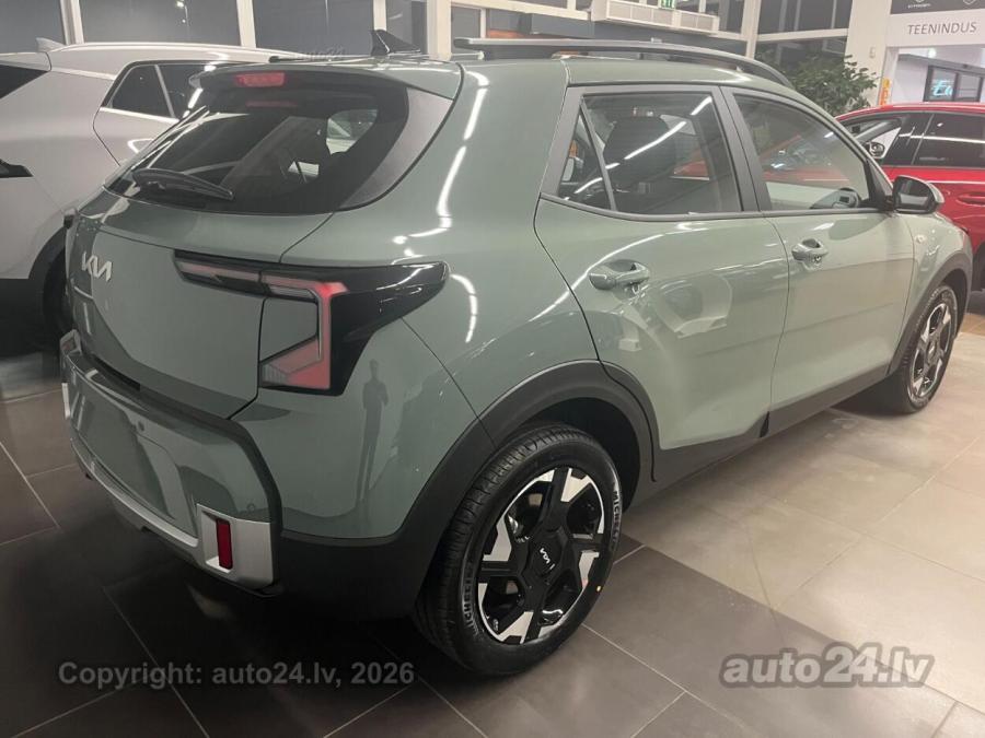 Zaļš Kia Stonic 2026 Kuresāre, ar dzinēja tilpumu 1.00 L un nobraukumu 5 tūkst. km par 20590 €, foto 4 vietnē AUTOMOTO.COM.LV