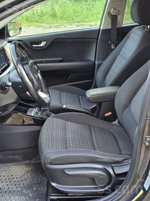 Pelēks Kia Stonic 2018 Rīga, ar dzinēja tilpumu 1.40 L un nobraukumu 120 tūkst. km par 9500 €, foto 16 vietnē AUTOMOTO.COM.LV