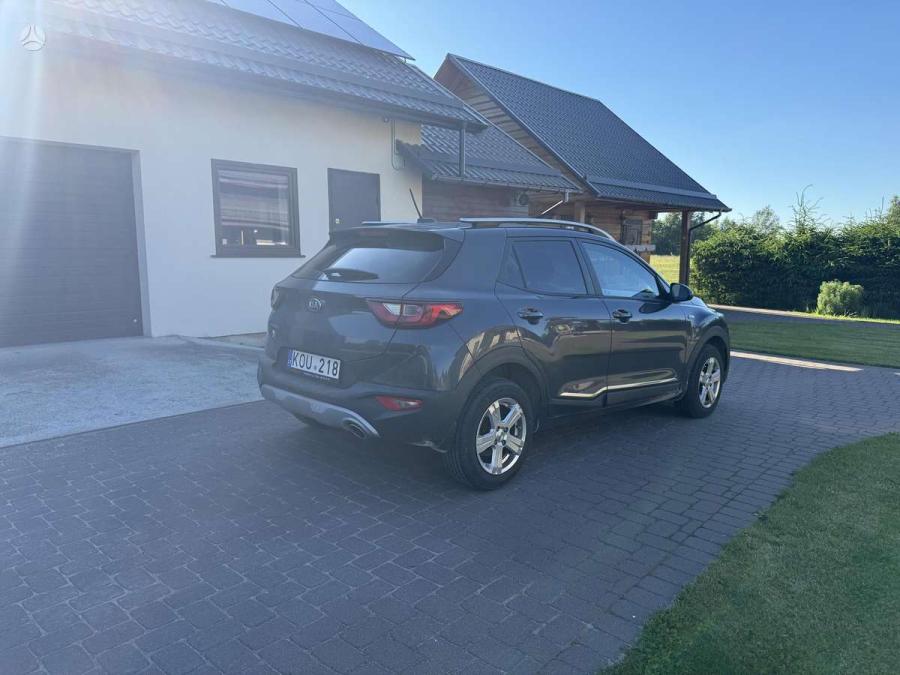 Pelēks Kia Stonic 2018 Viļņa, ar dzinēja tilpumu 1.37 L un nobraukumu 127 tūkst. km par 9600 €, foto 5 vietnē AUTOMOTO.COM.LV