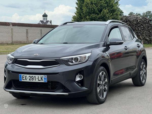 Grey Kia Stonic 2018 in Taurage, with an engine capacity of 1.58 L and mileage of 149 thousand km for 8500 €, photo 1 on AUTOMOTO.COM.LV