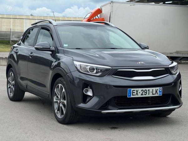 Grey Kia Stonic 2018 in Taurage, with an engine capacity of 1.58 L and mileage of 149 thousand km for 8500 €, photo 2 on AUTOMOTO.COM.LV