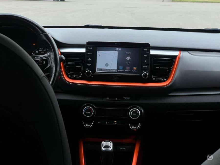 Pelēks Kia Stonic 2018 Tauragė, ar dzinēja tilpumu 1.58 L un nobraukumu 149 tūkst. km par 8500 €, foto 14 vietnē AUTOMOTO.COM.LV
