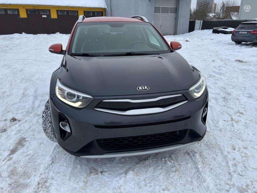 Grey Kia Stonic 2019 in Kaunas, with an engine capacity of 1.00 L and mileage of 115 thousand km for 11900 €, photo 3 on AUTOMOTO.COM.LV