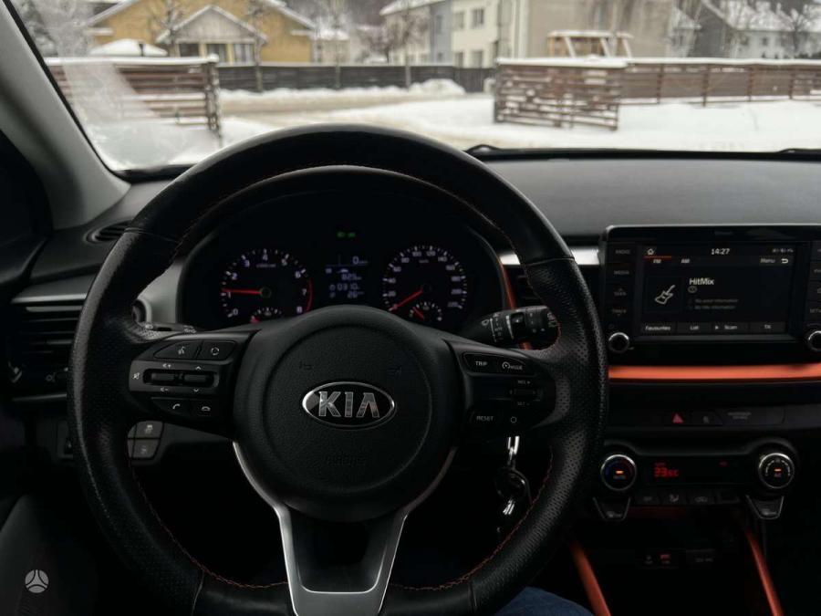 Grey Kia Stonic 2019 in Kaunas, with an engine capacity of 1.00 L and mileage of 115 thousand km for 11900 €, photo 8 on AUTOMOTO.COM.LV