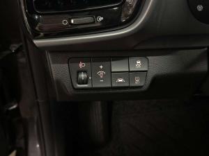 Grey Kia Stonic 2019 in Vilnius, with an engine capacity of 1.00 L and mileage of 63 thousand km for 13500 €, photo 12 on AUTOMOTO.COM.LV