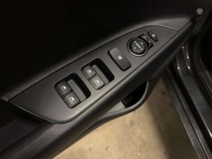 Grey Kia Stonic 2019 in Vilnius, with an engine capacity of 1.00 L and mileage of 63 thousand km for 13500 €, photo 13 on AUTOMOTO.COM.LV