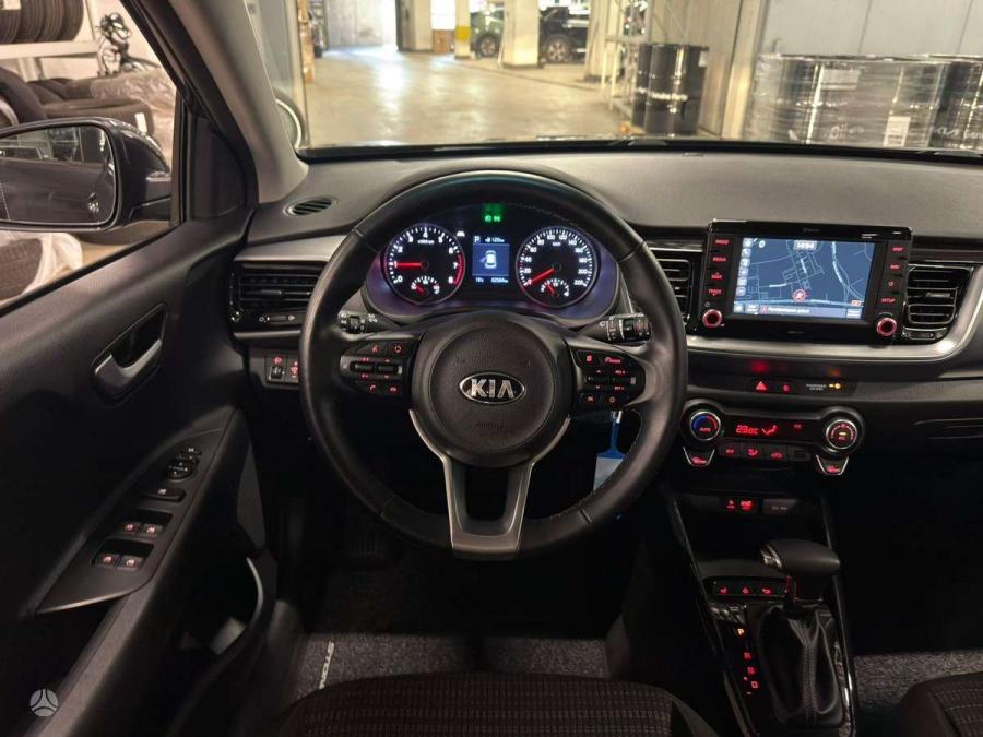 Grey Kia Stonic 2019 in Vilnius, with an engine capacity of 1.00 L and mileage of 63 thousand km for 13500 €, photo 18 on AUTOMOTO.COM.LV
