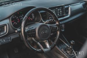 Pelēks Kia Stonic 2017 Jelgava, ar dzinēja tilpumu 1.40 L un nobraukumu 172 tūkst. km par 8900 €, foto 5 vietnē AUTOMOTO.COM.LV