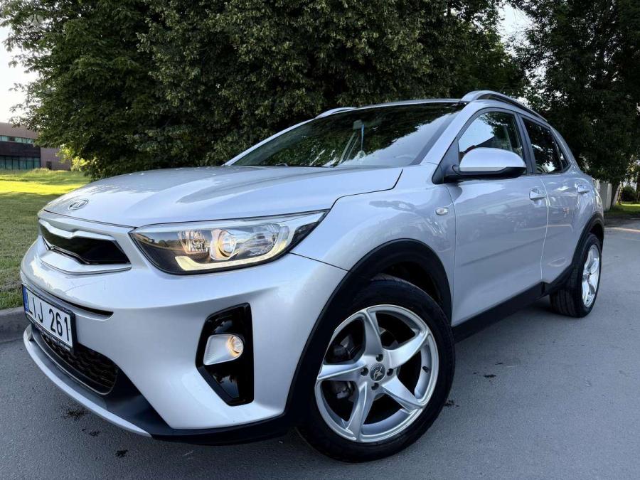 Grey Kia Stonic 2018 in Kaunas, with an engine capacity of 1.00 L and mileage of 89 thousand km for 7500 €, photo 1 on AUTOMOTO.COM.LV