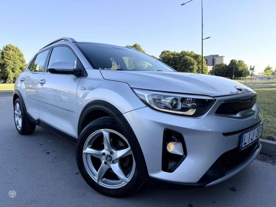 Grey Kia Stonic 2018 in Kaunas, with an engine capacity of 1.00 L and mileage of 89 thousand km for 7500 €, photo 3 on AUTOMOTO.COM.LV