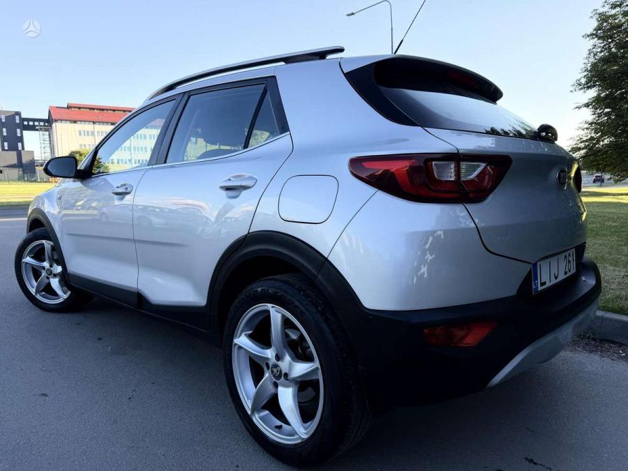 Grey Kia Stonic 2018 in Kaunas, with an engine capacity of 1.00 L and mileage of 89 thousand km for 7500 €, photo 4 on AUTOMOTO.COM.LV