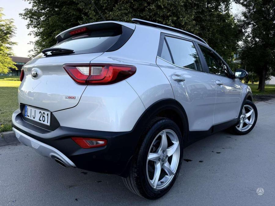 Grey Kia Stonic 2018 in Kaunas, with an engine capacity of 1.00 L and mileage of 89 thousand km for 7500 €, photo 5 on AUTOMOTO.COM.LV