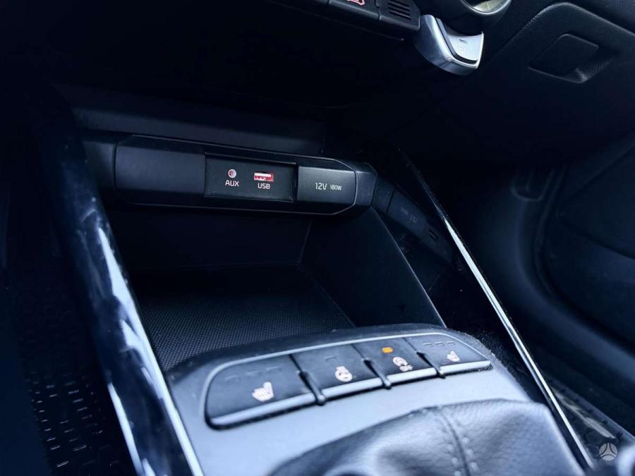 Grey Kia Stonic 2018 in Kaunas, with an engine capacity of 1.00 L and mileage of 89 thousand km for 7500 €, photo 10 on AUTOMOTO.COM.LV