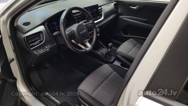 Pelēks Kia Stonic 2023 Pērnava, ar dzinēja tilpumu 1.20 L un nobraukumu 24 tūkst. km par 13900 €, foto 8 vietnē AUTOMOTO.COM.LV