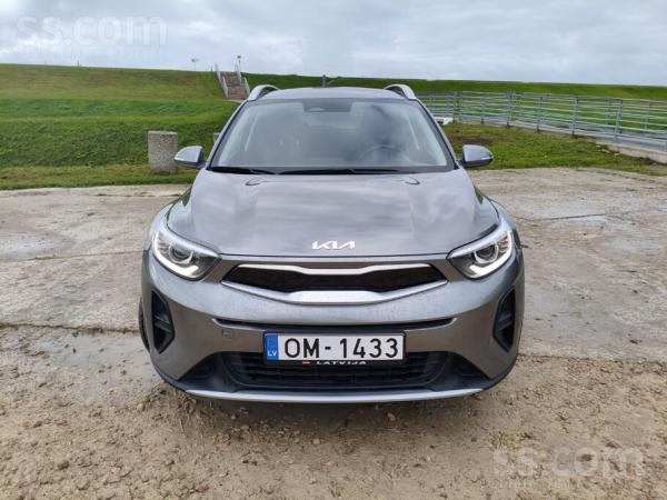 Pelēks Kia Stonic 2025 Rīga, ar dzinēja tilpumu 1.20 L un nobraukumu 11 tūkst. km par 18200 €, foto 1 vietnē AUTOMOTO.COM.LV