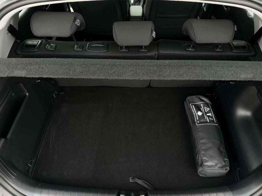 Pelēks Kia Stonic 2026 Viļņa, ar dzinēja tilpumu 1.00 L un nobraukumu 11 tūkst. km par 20950 €, foto 24 vietnē AUTOMOTO.COM.LV
