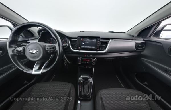 Grey Kia Stonic 2018 in Tallinn, with an engine capacity of 1.40 L and mileage of 100 thousand km for 12900 €, photo 9 on AUTOMOTO.COM.LV