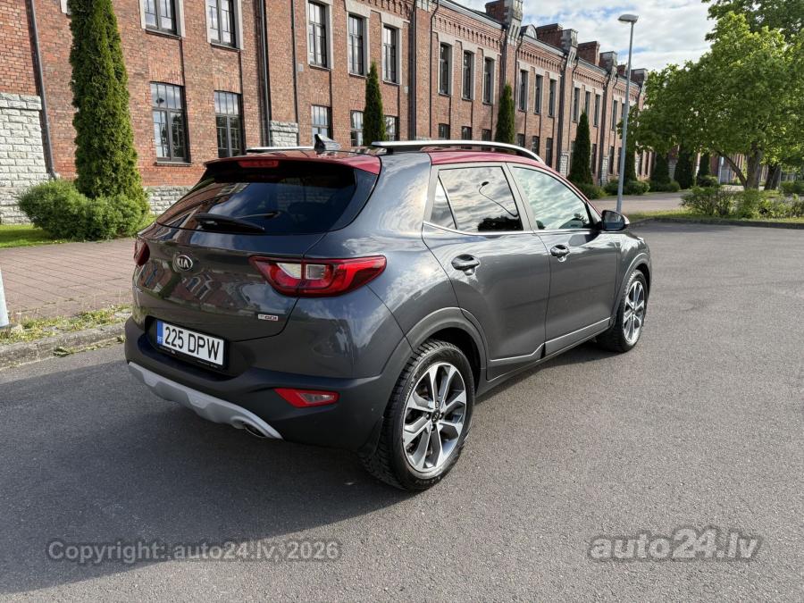 Grey Kia Stonic 2020 in Tallinn, with an engine capacity of 1.00 L and mileage of 67 thousand km for 14300 €, photo 3 on AUTOMOTO.COM.LV