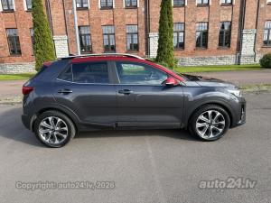 Grey Kia Stonic 2020 in Tallinn, with an engine capacity of 1.00 L and mileage of 67 thousand km for 14300 €, photo 5 on AUTOMOTO.COM.LV