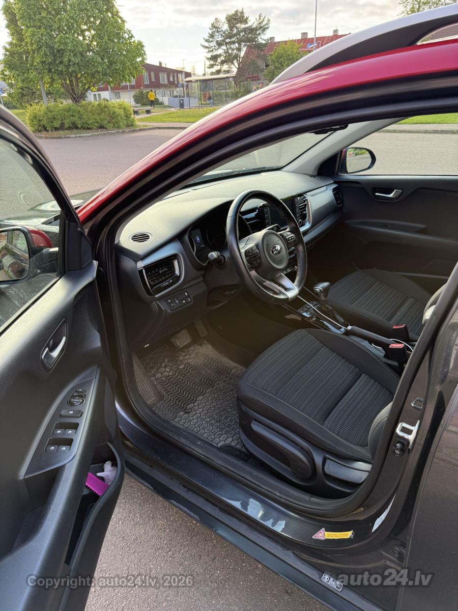 Grey Kia Stonic 2020 in Tallinn, with an engine capacity of 1.00 L and mileage of 67 thousand km for 14300 €, photo 10 on AUTOMOTO.COM.LV