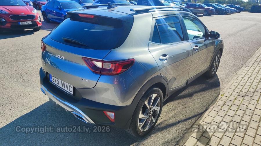 Pelēks Kia Stonic 2024 Tallina, ar dzinēja tilpumu 1.00 L un nobraukumu 20 tūkst. km par 20990 €, foto 4 vietnē AUTOMOTO.COM.LV