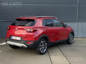 Sarkans Kia Stonic 2017 Rīga, ar dzinēja tilpumu 1.60 L un nobraukumu 162 tūkst. km par 9450 €, foto 4 vietnē AUTOMOTO.COM.LV