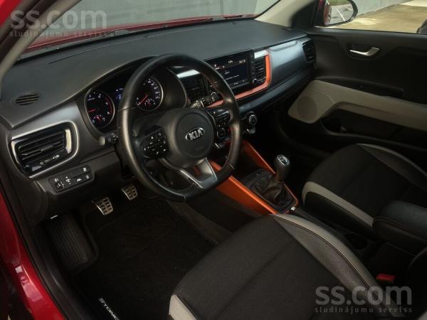 Red Kia Stonic 2017 in Riga, with an engine capacity of 1.60 L and mileage of 162 thousand km for 9450 €, photo 6 on AUTOMOTO.COM.LV