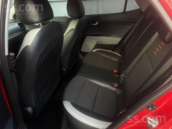 Red Kia Stonic 2017 in Riga, with an engine capacity of 1.60 L and mileage of 162 thousand km for 9450 €, photo 9 on AUTOMOTO.COM.LV