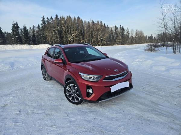 Red Kia Stonic 2019 in Vilnius, with an engine capacity of 1.40 L and mileage of 91 thousand km for 10500 €, photo 2 on AUTOMOTO.COM.LV
