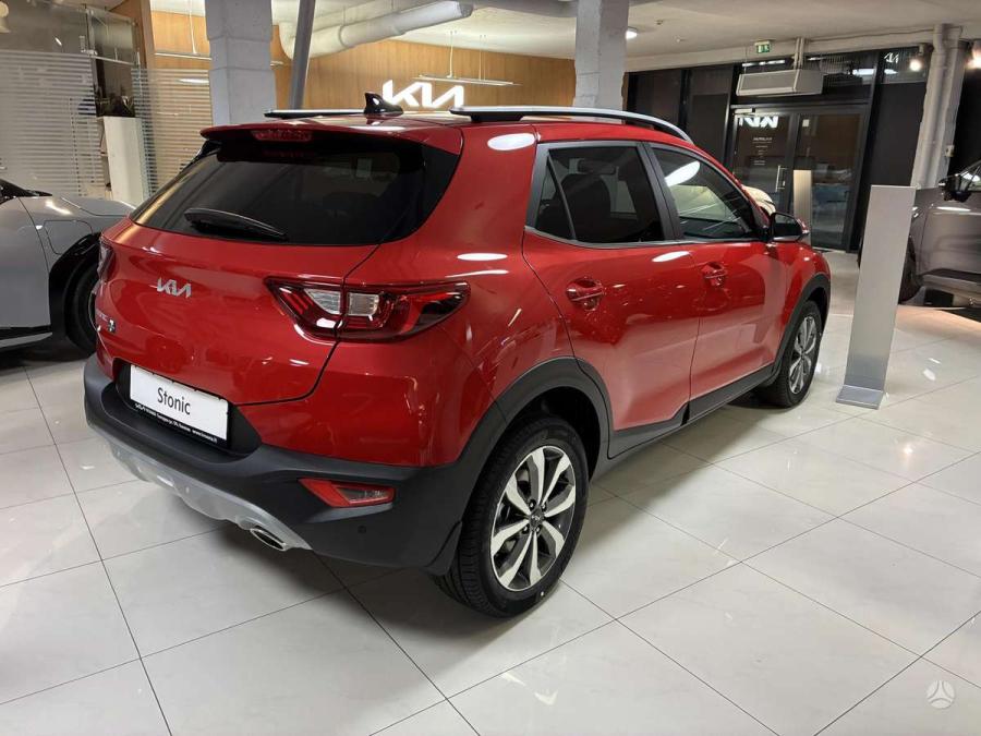 Red Kia Stonic 2026 in Kaunas, with an engine capacity of 1.00 L and mileage of 10 thousand km for 21546 €, photo 4 on AUTOMOTO.COM.LV