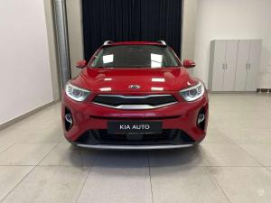 Red Kia Stonic 2019 in Vilnius, with an engine capacity of 1.40 L and mileage of 91 thousand km for 13900 €, photo 3 on AUTOMOTO.COM.LV