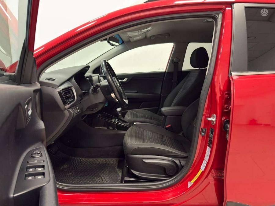 Red Kia Stonic 2019 in Vilnius, with an engine capacity of 1.40 L and mileage of 91 thousand km for 13900 €, photo 22 on AUTOMOTO.COM.LV